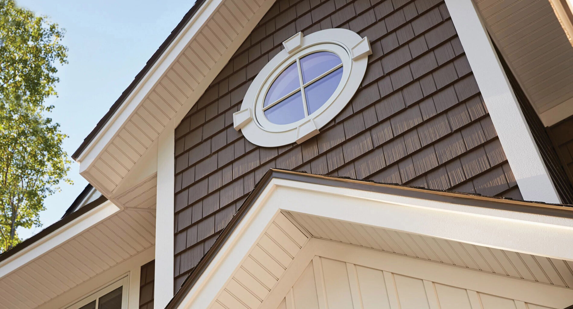 Shake and Shingle Siding Creates Unique Curb Appeal - Ply Gem